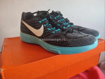 Patike 40.5 gaziste 26 Nike Lunartempo 2 NOVO