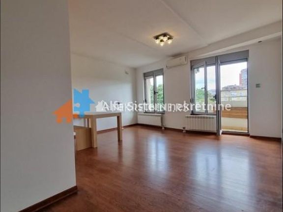 Vračar, Kalenić pijaca, 3.0 stan, 68m2, 900 EUR, ID 43226