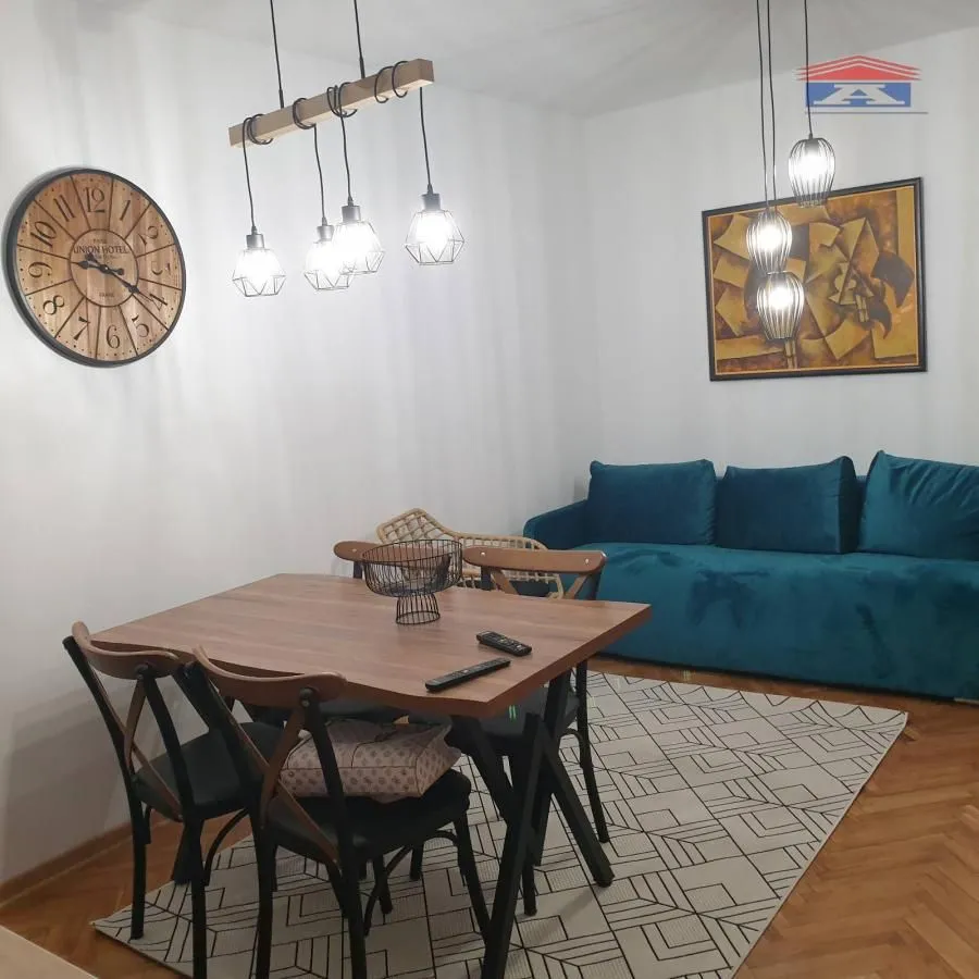 Izdavanje, dvosoban stan, 70m2, Centar, Novi Sad