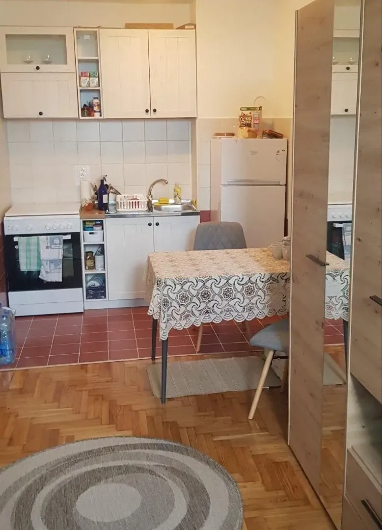 Izdavanje, garsonjera, 25m2, Centar, Novi Sad