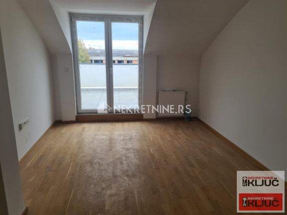 PETROVARADIN, 66m2+ 30m2 terasa, Trosoban, Novogradnja