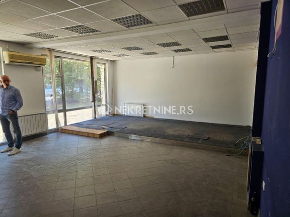 Izdaje se lokal / Retail Spaces for Rent , Filmski Grad, Košutnjak ID 14674