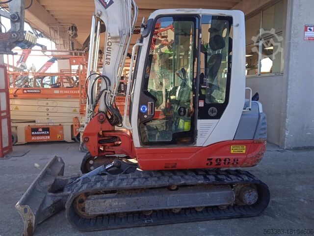 Mini bageri
Takeuchi TB250