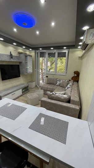 Prodajem LUX stan 36+6m2 Karaburma,uknjizen