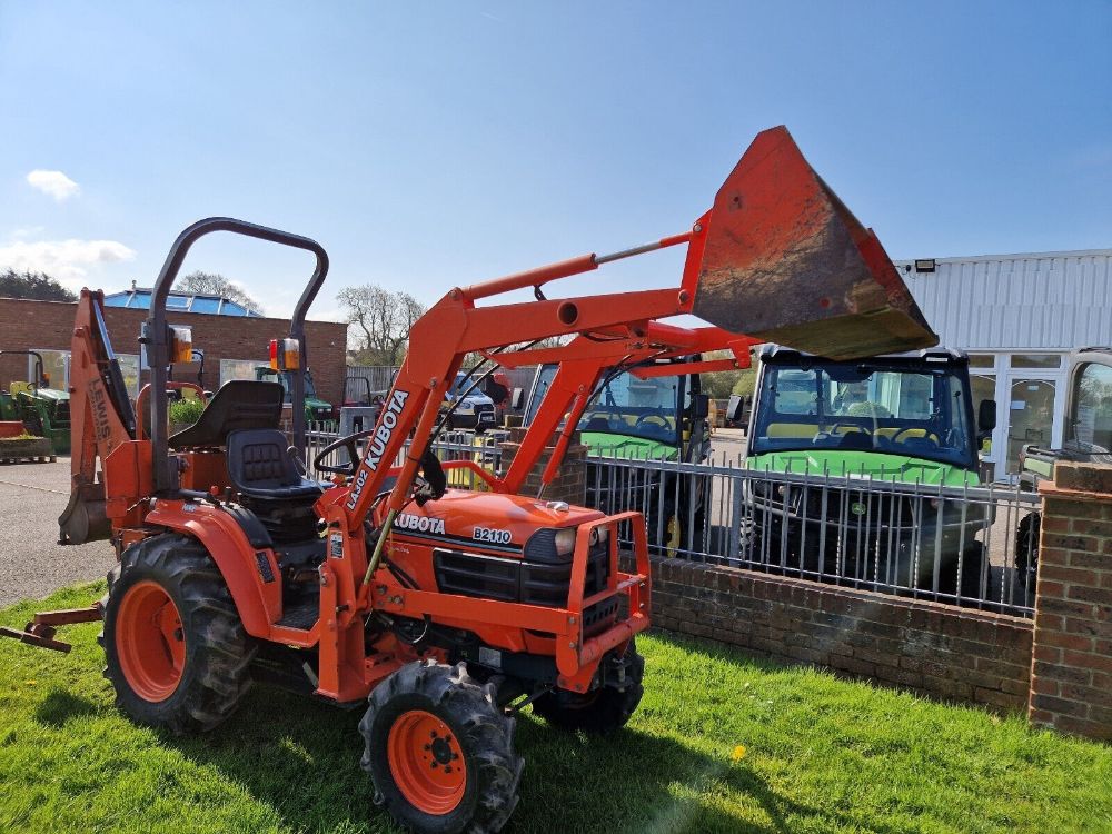 Popolnoma funkcionalen vrtni traktor Kubota 4wd