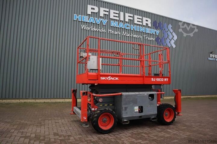 Podizanje makaza
SkyJack SJ6832 Diesel, 4x4 Drive, 11.6m Working Height, 45