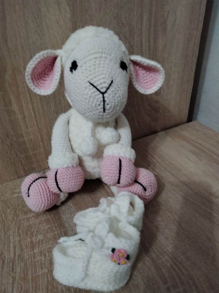 Amigurumi igračke Ovca Belka