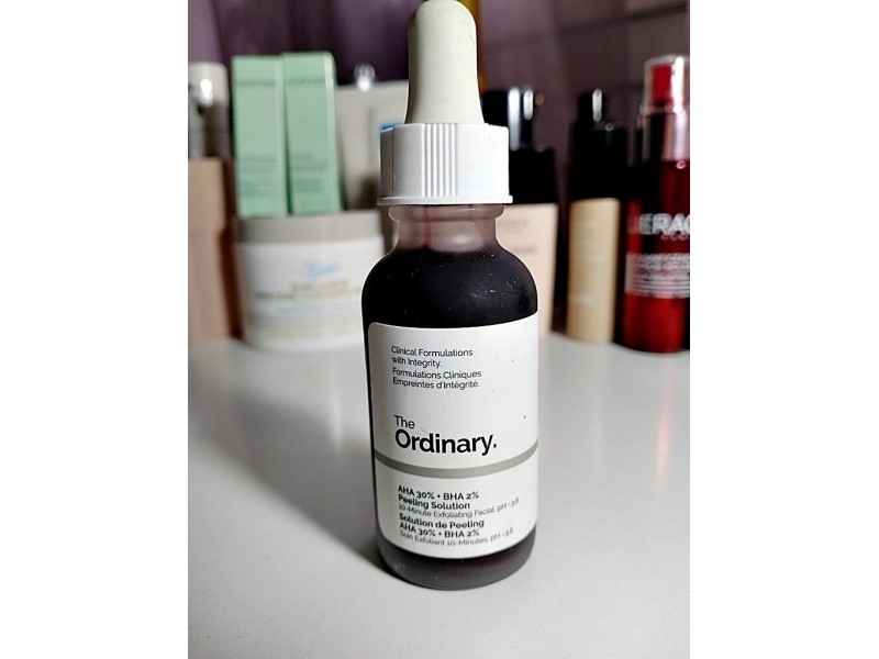 THE ORDINARY AHA 30% + BHA 2% Peeling Solution NOVO