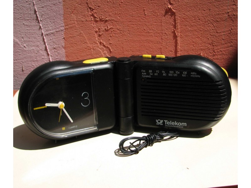 = Radio uređaj sa satom 20 x 7cm