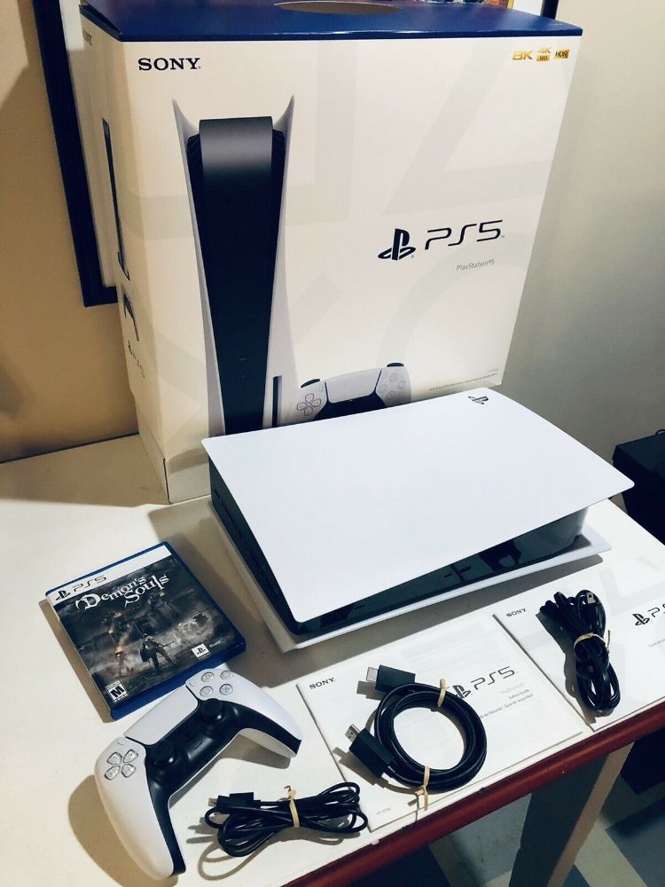 Nova Soni PlayStation 5 konzola + 10 igara €200