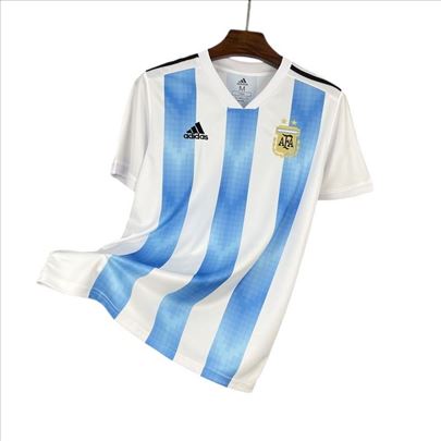 Argentina 2018 domaci dres