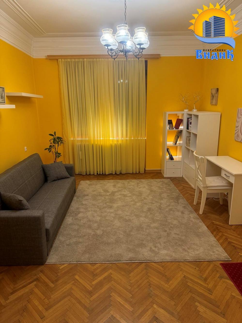 Mihaila Avramovića, Četvorosoban stan za izdavanje, 125m2, 1.500€