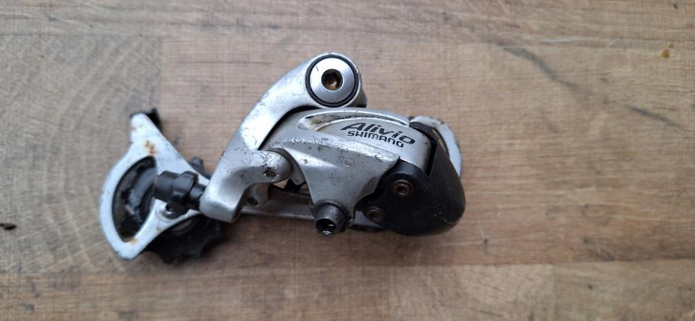 Zadnji menjač Shimano Alivio RD-MC20 8s