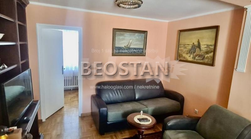 Novi Beograd - Blok 61 #60480 700 €