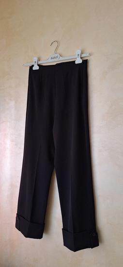 Prelepe crne pantalone NOVO