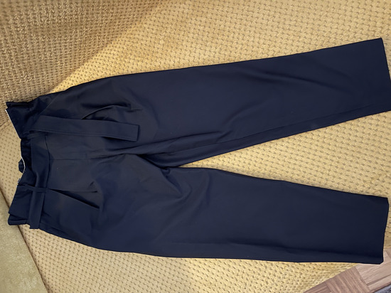 Reserved crne pantalone