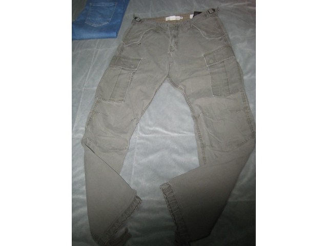 H&;;M pantalone muske