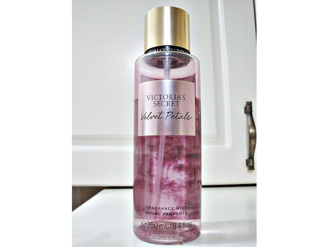 Victoria`s Secret Velvet Petals