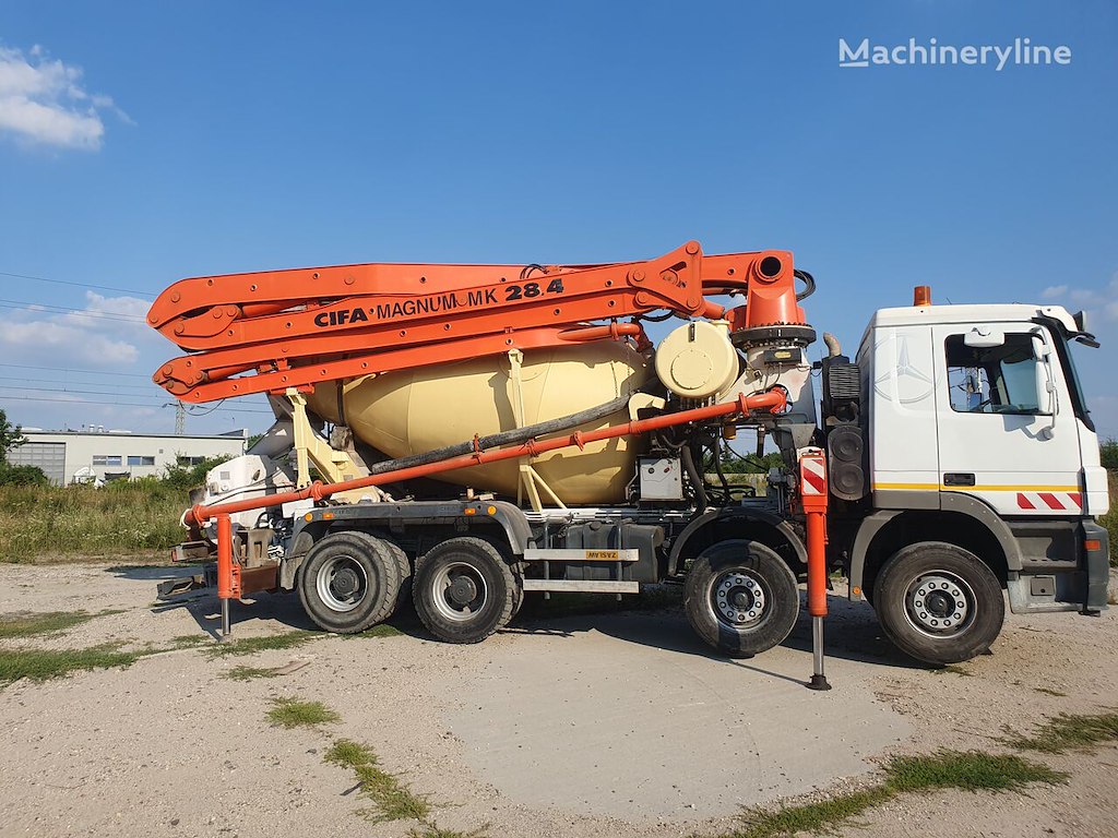 Cifa na šasiji Mercedes-Benz Actros 3244 pumpa za beton