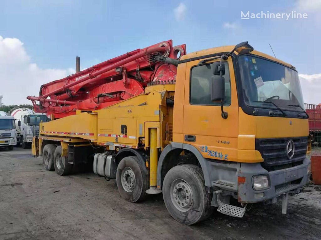 Putzmeister 46m na šasiji Mercedes-Benz pumpa za beton