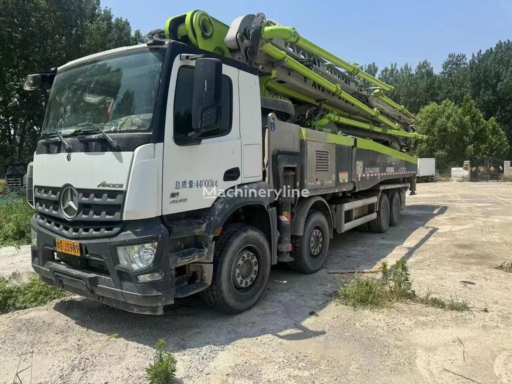 Zoomlion 62m na šasiji Mercedes-Benz pumpa za beton