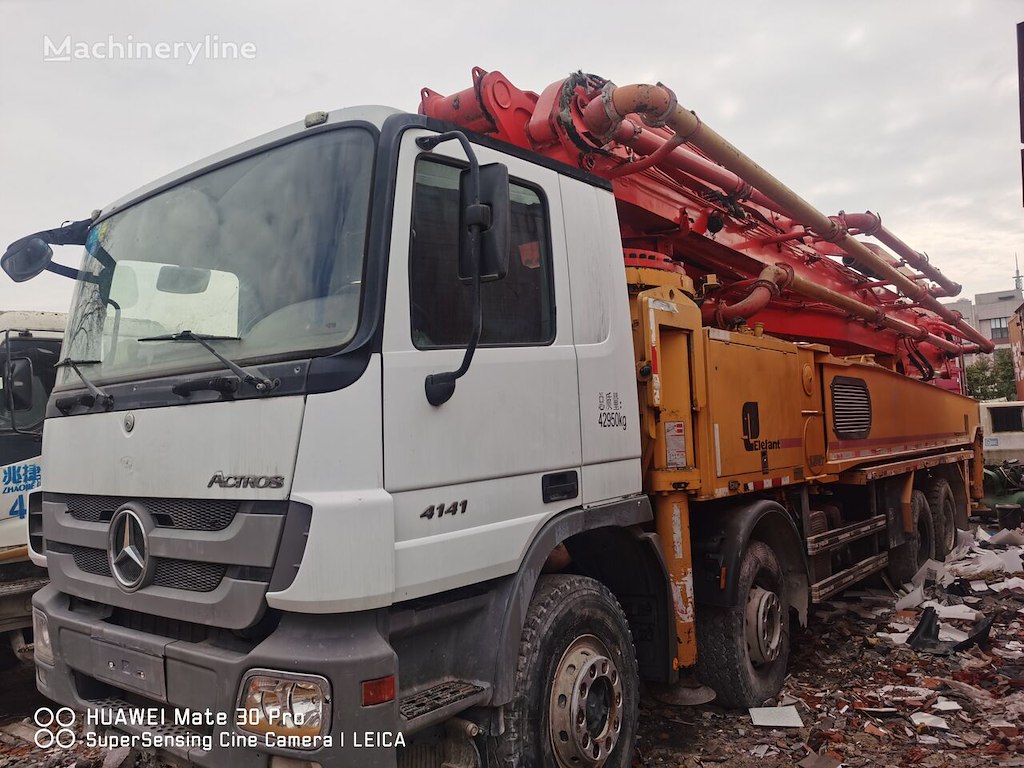 Putzmeister M56 na šasiji Mercedes-Benz Actros 4141 pumpa za beton