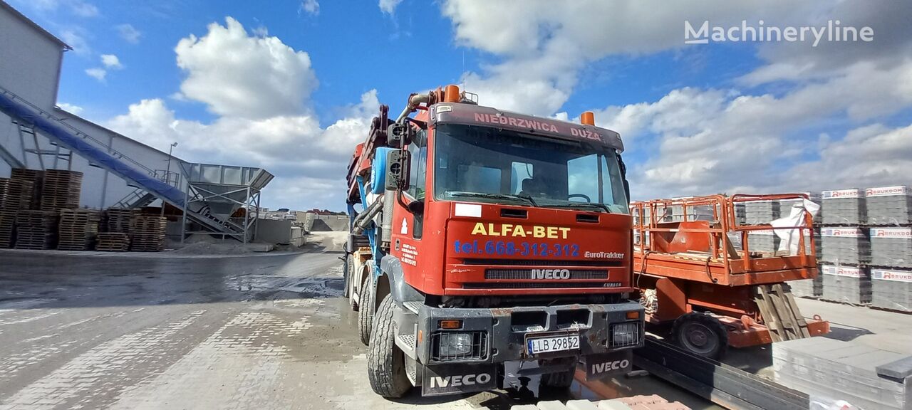 Cifa na šasiji IVECO Eurotrakker kamion s mešalicom za beton