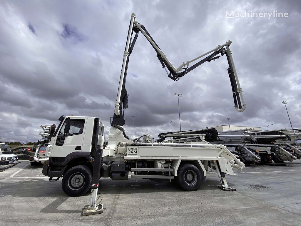 JunJin JS-Z2511 na šasiji IVECO A1VPT1 pumpa za beton