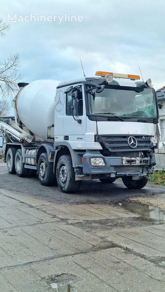 Intermix na šasiji Mercedes-Benz Actros 3248 B MP2 kamion s mešalicom za beton nakon udesa