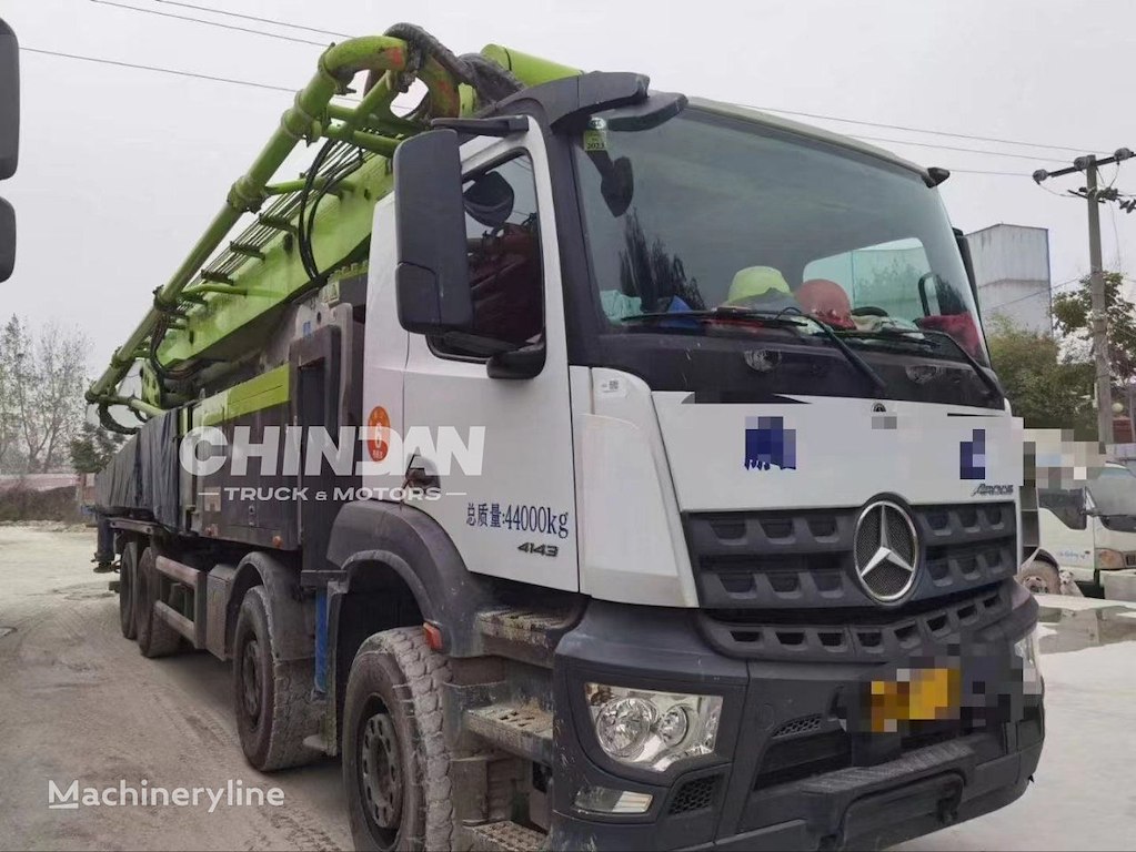 Zoomlion na šasiji Mercedes-Benz pumpa za beton