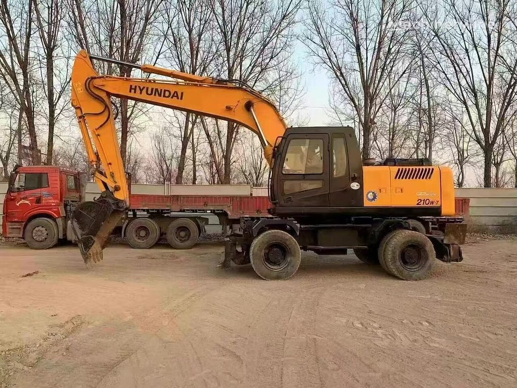 Hyundai R210W-7 bager točkaš