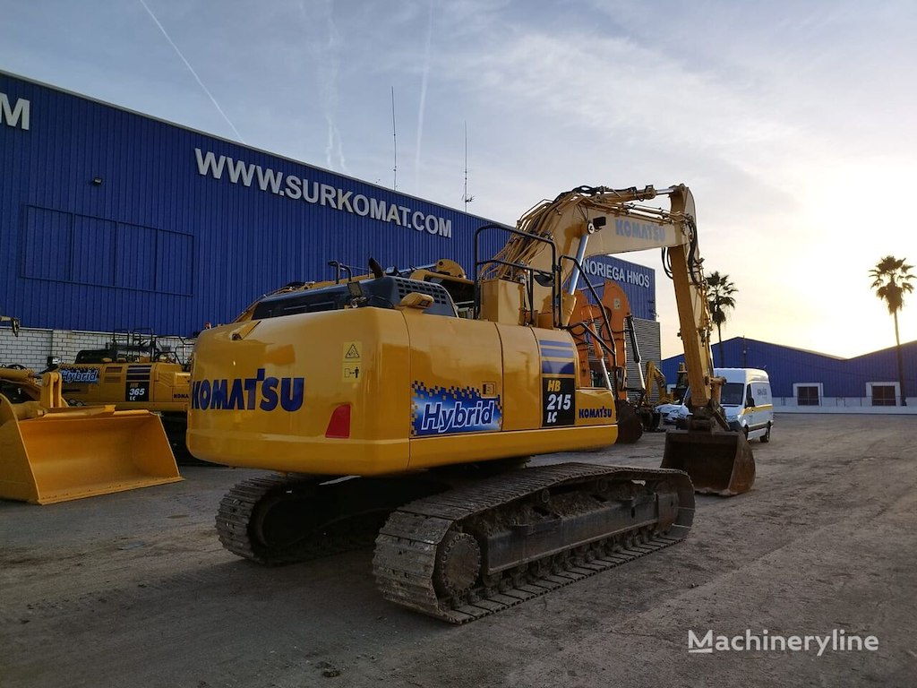 Komatsu HB215LC-3 bager guseničar