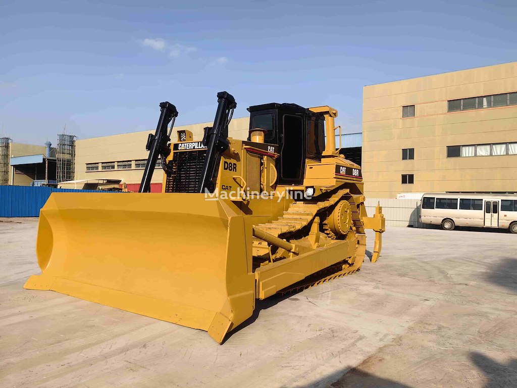 Caterpillar D8R buldožer