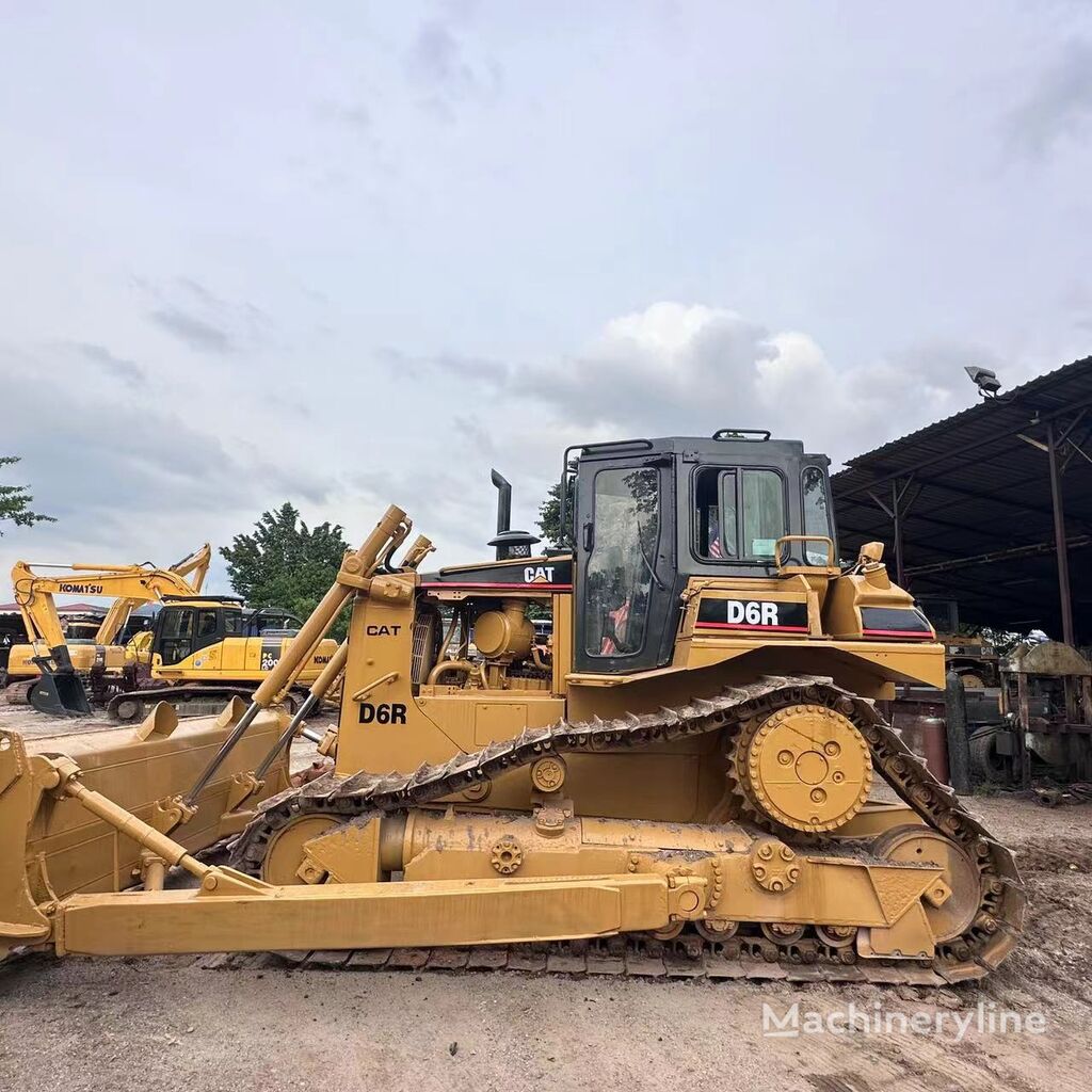 Caterpillar D6R buldožer