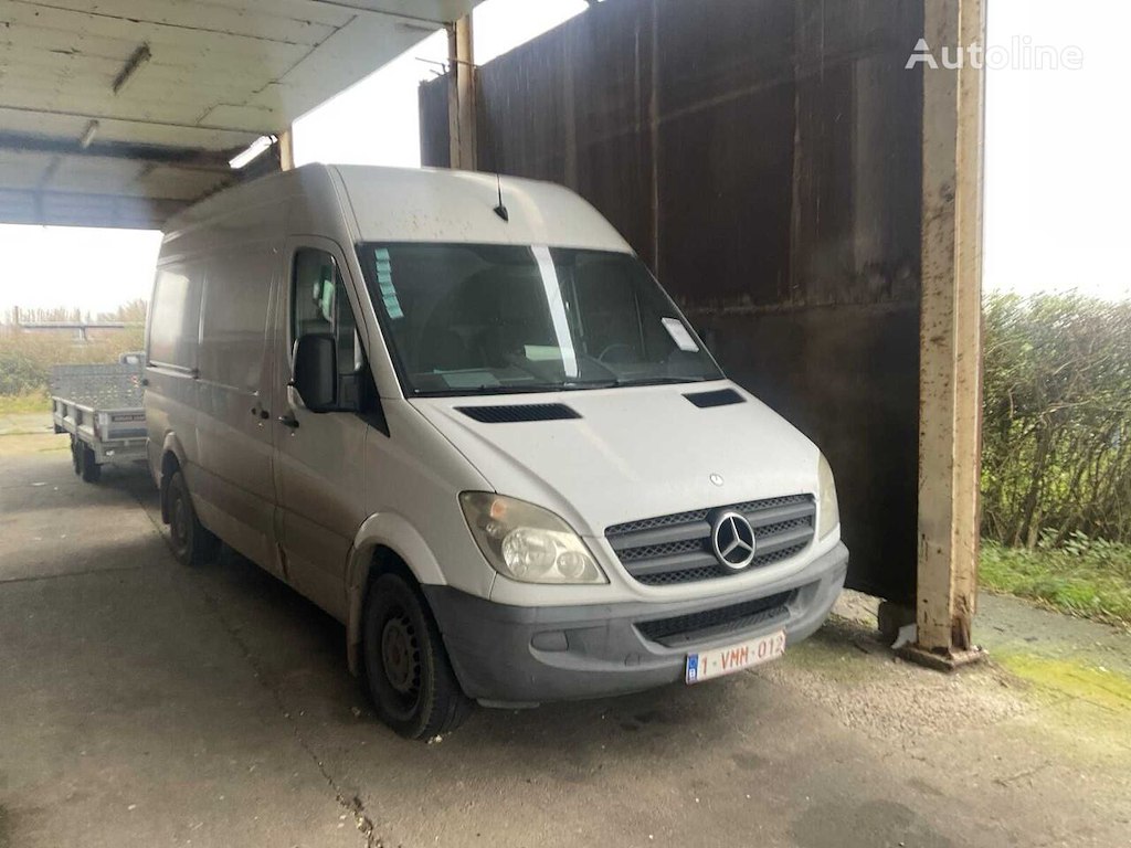 Prodaje se Mercedes-Benz Sprinter minibus furgon na aukciji