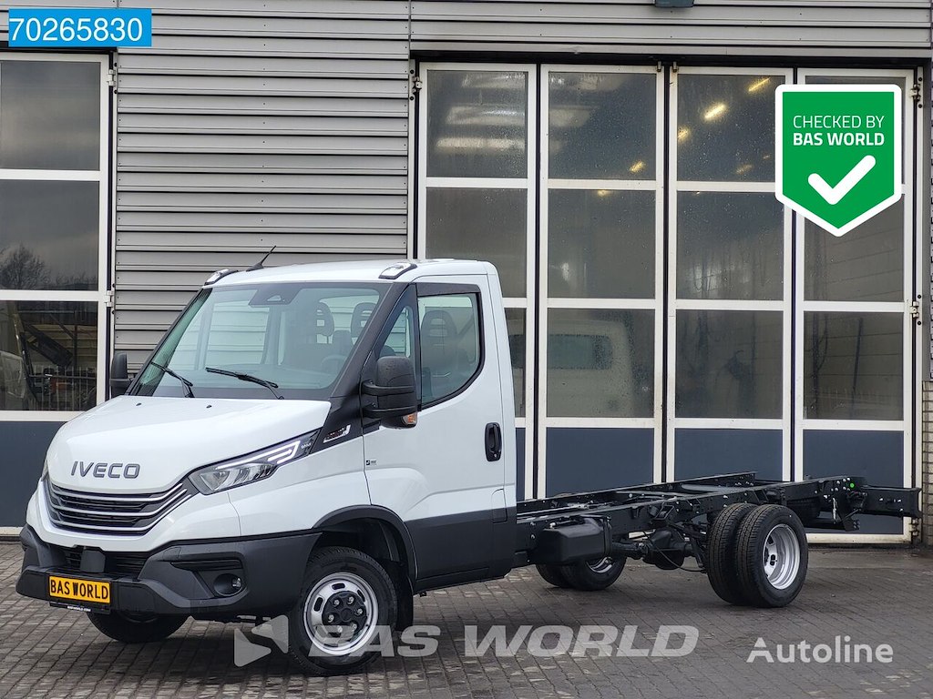 Novi IVECO Daily 35C18 3.0L Automaat Dubbellucht 2025 model 410WB Trekhaak kamion šasija < 3.5t