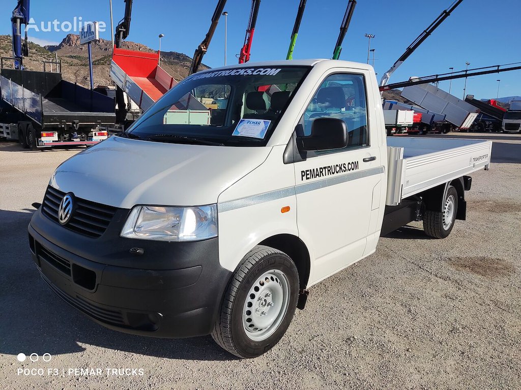 Volkswagen Transporter kamion s ravnom platformom < 3.5t