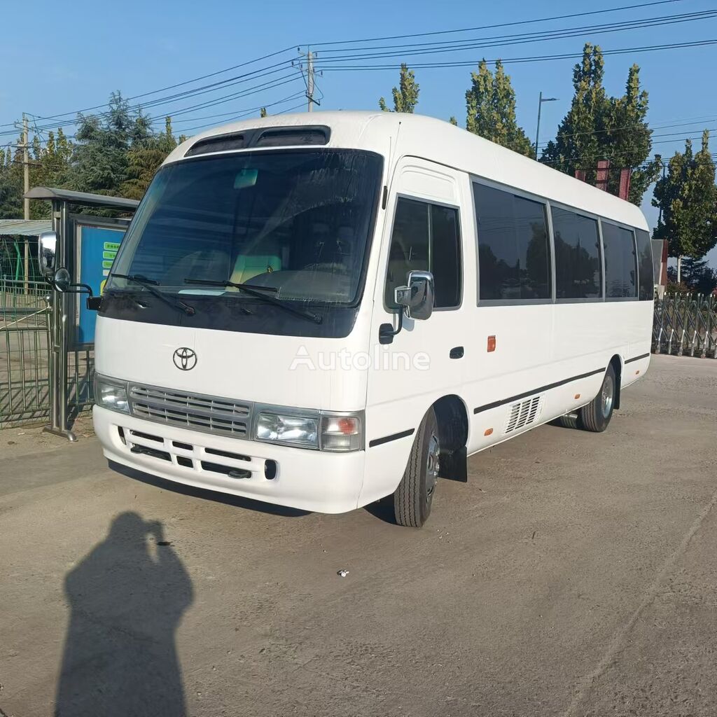 Toyota Coaster prigradski autobus