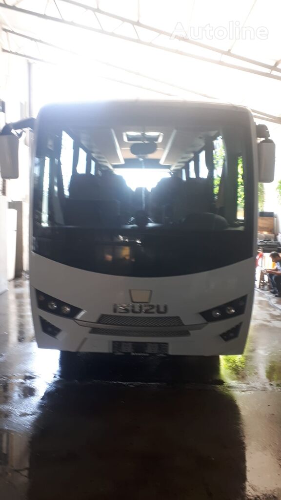 Isuzu Novo prigradski autobus