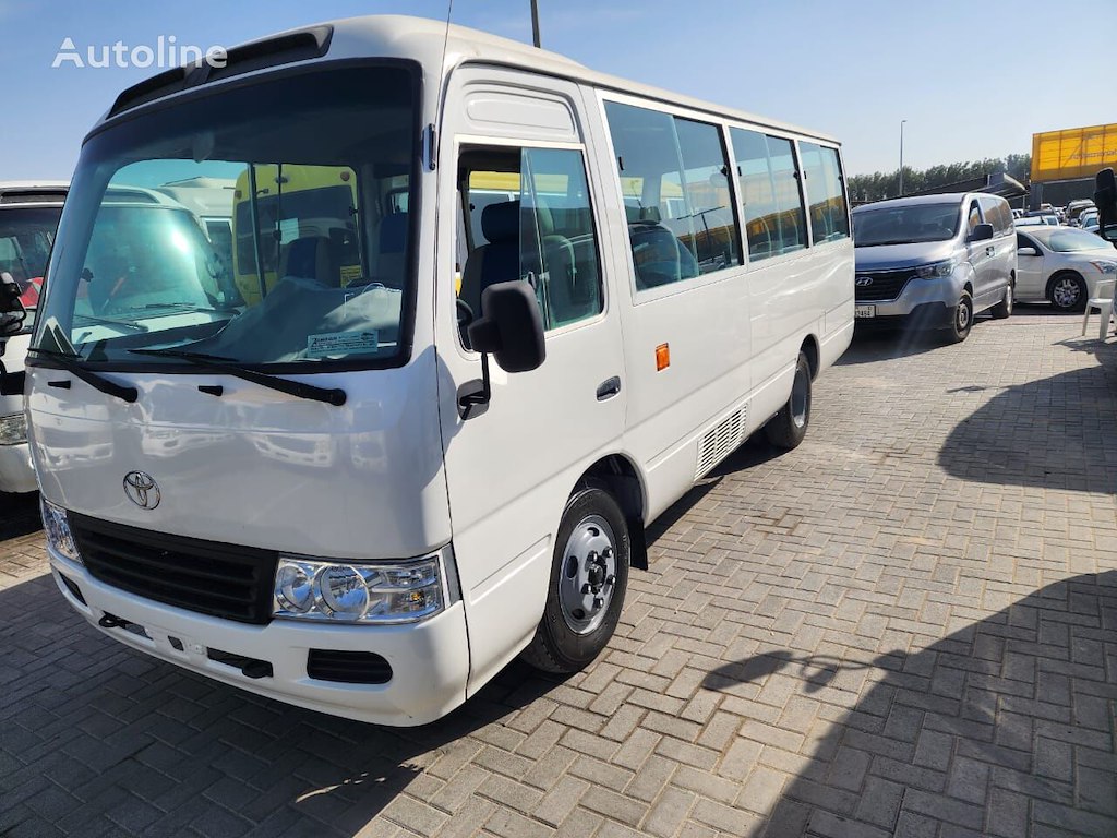 Toyota Coaster prigradski autobus