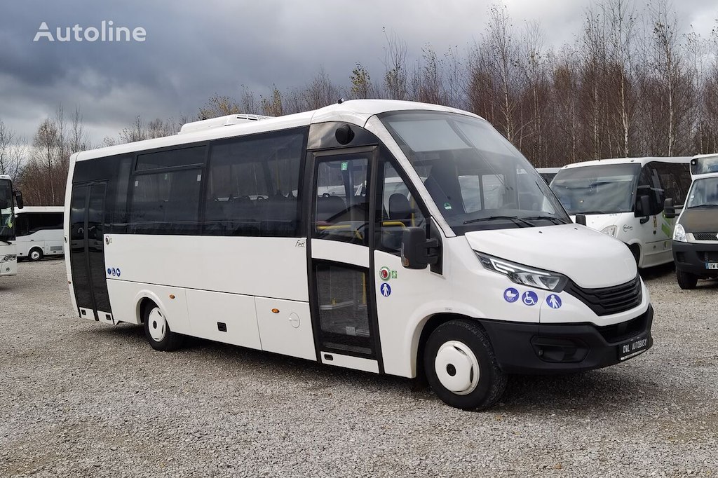 IVECO Rosero First prigradski autobus