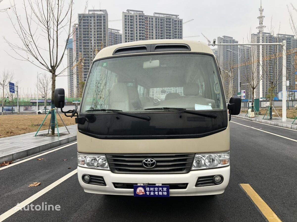 Toyota Coaster prigradski autobus