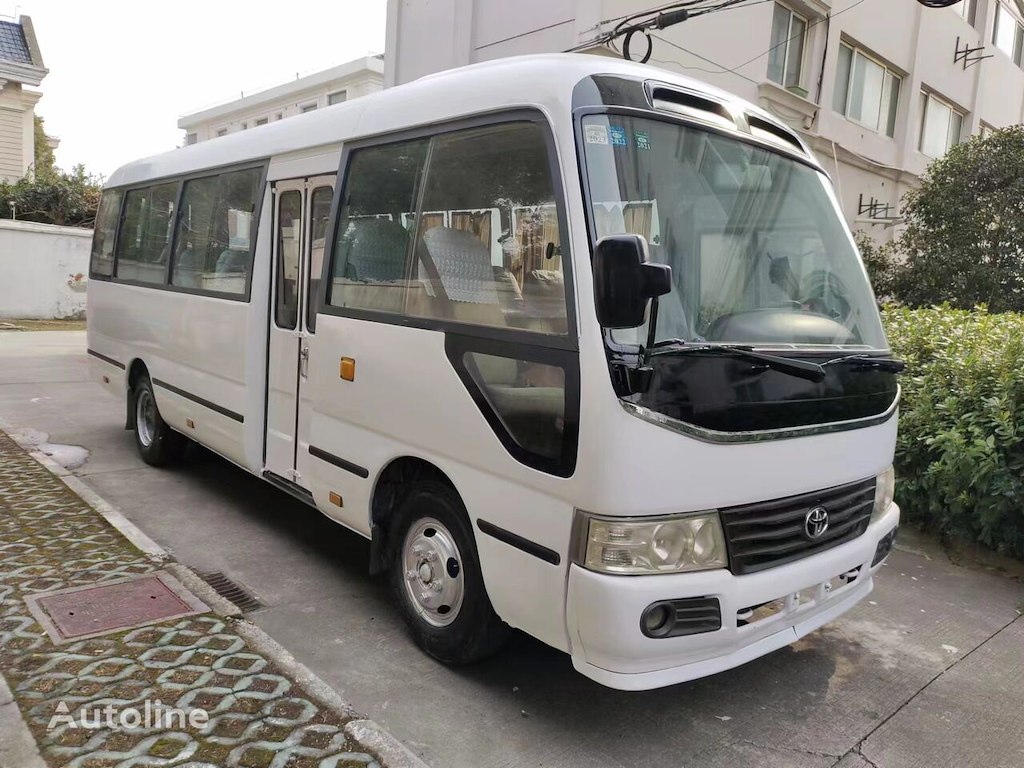 Toyota Coaster prigradski autobus