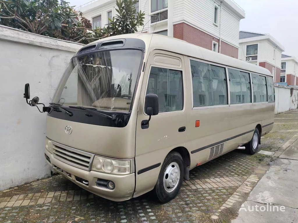 Toyota Coaster prigradski autobus