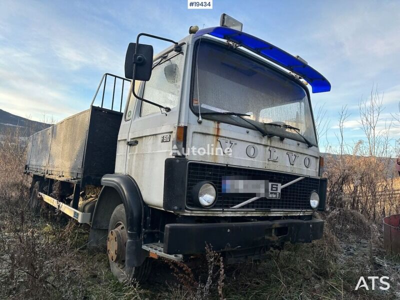 Volvo F 610 4X2 truck kamion s ravnom platformom