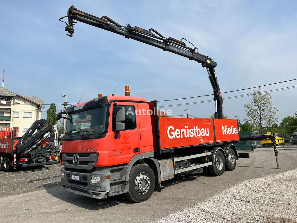 Mercedes-Benz 2541 6x2 Liftachse Kran HIAB kamion s ravnom platformom