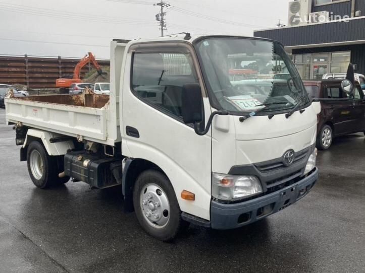 Toyota DYNA kamion s ravnom platformom