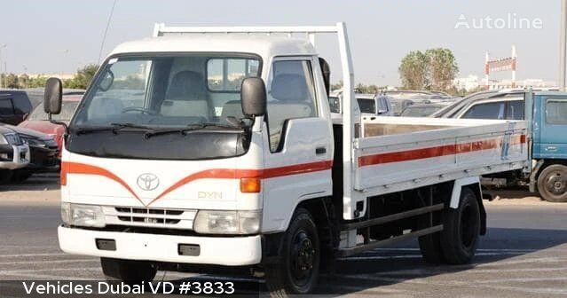 Toyota DYNA kamion s ravnom platformom