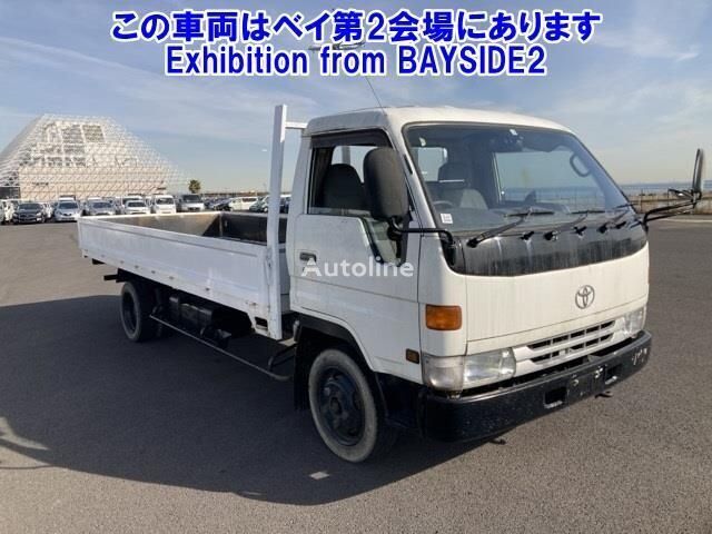 Toyota DYNA kamion s ravnom platformom