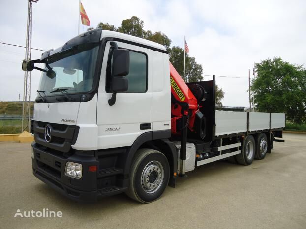 Mercedes-Benz ACTROS 25 320 kamion s ravnom platformom